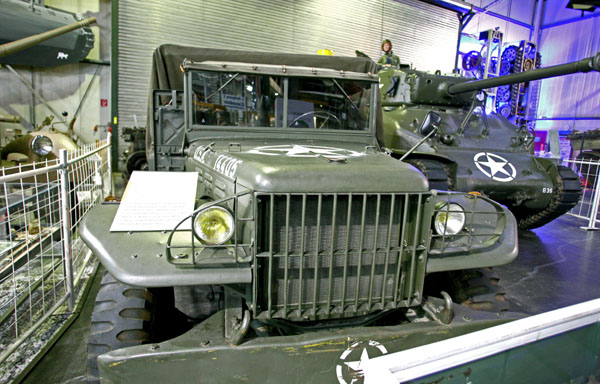 M-BASE エムベース ｜ 街角のクルマたちAtoZ